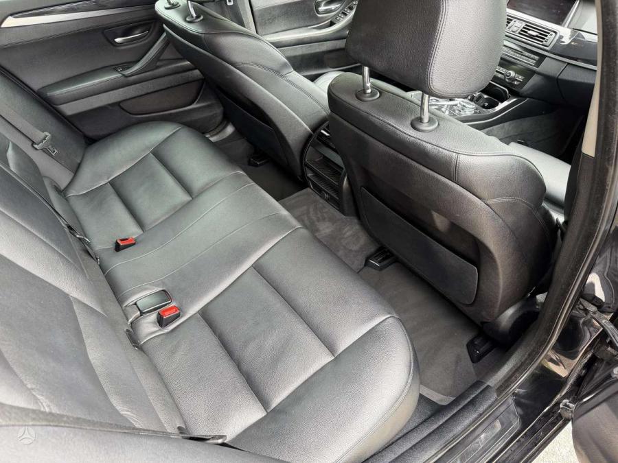 Black BMW 525 2016 in Vilnius, with an engine capacity of 2.00 L and mileage of 350 thousand km for 9549 €, photo 17 on AUTOMOTO.COM.LV