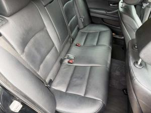 Black BMW 525 2016 in Vilnius, with an engine capacity of 2.00 L and mileage of 350 thousand km for 9549 €, photo 18 on AUTOMOTO.COM.LV