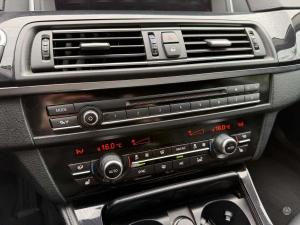 Black BMW 525 2016 in Vilnius, with an engine capacity of 2.00 L and mileage of 350 thousand km for 9549 €, photo 24 on AUTOMOTO.COM.LV