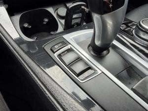 Black BMW 525 2016 in Vilnius, with an engine capacity of 2.00 L and mileage of 350 thousand km for 9549 €, photo 26 on AUTOMOTO.COM.LV