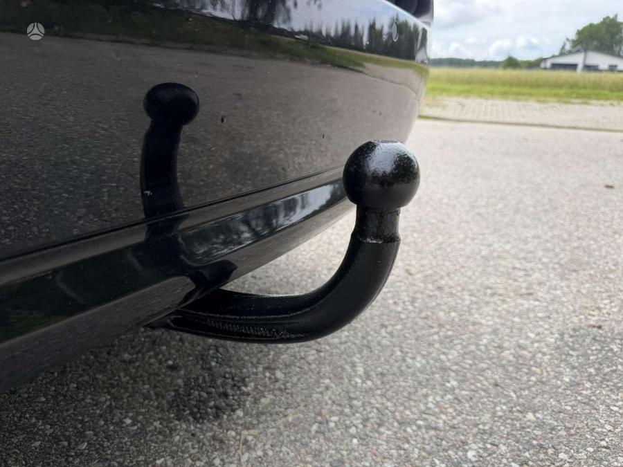 Black BMW 525 2016 in Vilnius, with an engine capacity of 2.00 L and mileage of 350 thousand km for 9549 €, photo 28 on AUTOMOTO.COM.LV