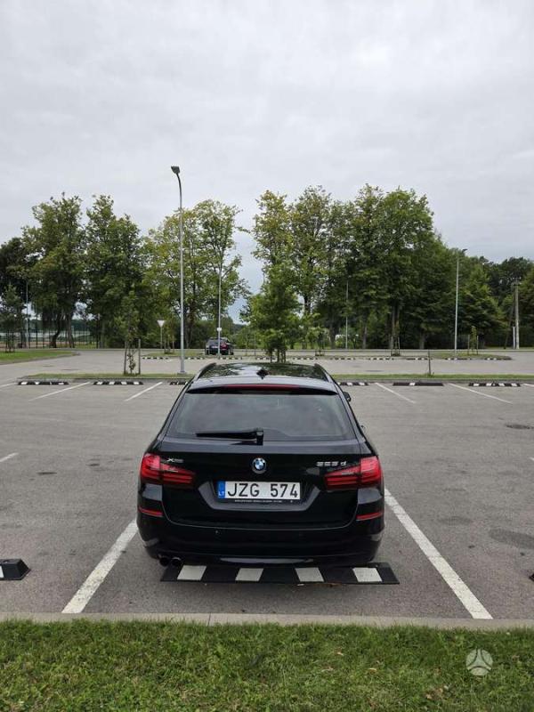 Black BMW 525 2016 in Kaunas, with an engine capacity of 2.00 L and mileage of 234 thousand km for 12750 €, photo 6 on AUTOMOTO.COM.LV