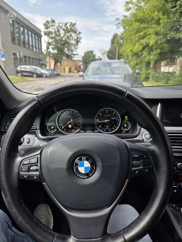 Black BMW 525 2016 in Kaunas, with an engine capacity of 2.00 L and mileage of 234 thousand km for 12750 €, photo 10 on AUTOMOTO.COM.LV