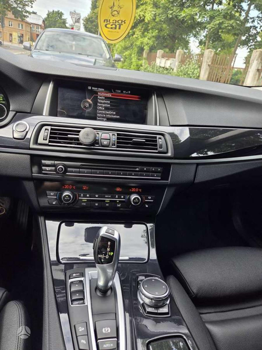 Black BMW 525 2016 in Kaunas, with an engine capacity of 2.00 L and mileage of 234 thousand km for 12750 €, photo 17 on AUTOMOTO.COM.LV