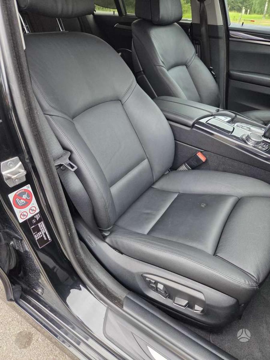 Black BMW 525 2016 in Kaunas, with an engine capacity of 2.00 L and mileage of 234 thousand km for 12750 €, photo 23 on AUTOMOTO.COM.LV