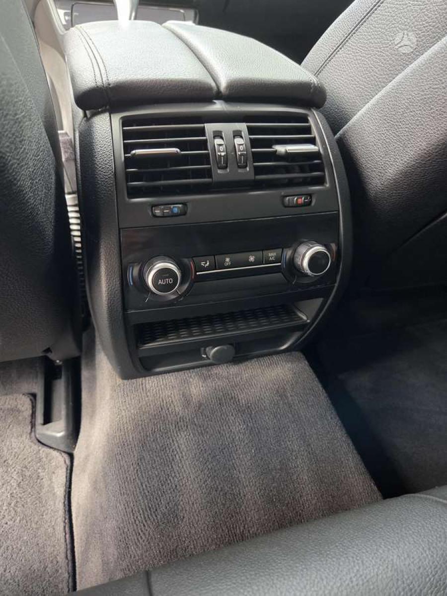 Black BMW 525 2016 in Kaunas, with an engine capacity of 2.00 L and mileage of 234 thousand km for 12750 €, photo 26 on AUTOMOTO.COM.LV