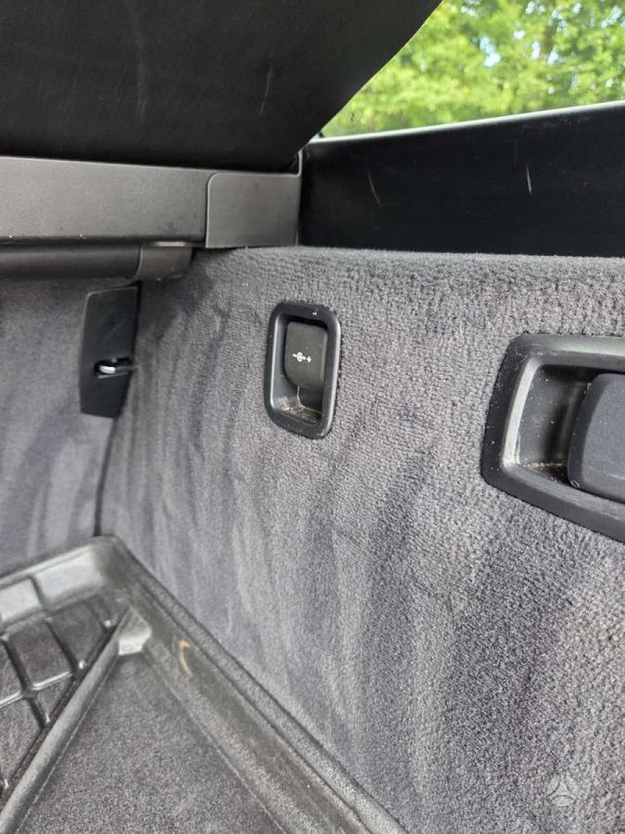Black BMW 525 2016 in Kaunas, with an engine capacity of 2.00 L and mileage of 234 thousand km for 12750 €, photo 29 on AUTOMOTO.COM.LV