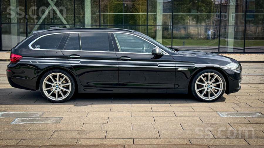 Black BMW 525 2016 in Riga, with an engine capacity of 2.00 L and mileage of 300 thousand km for 13000 €, photo 4 on AUTOMOTO.COM.LV