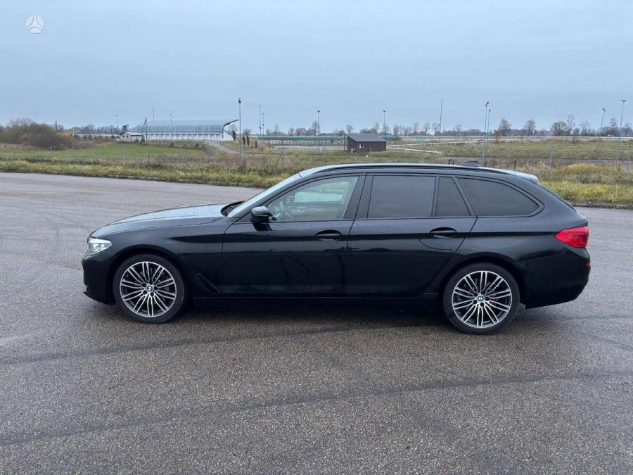 Melns BMW 525 2017 Raseiniai, ar dzinēja tilpumu 2.00 L un nobraukumu 266 tūkst. km par 15600 €, foto 1 vietnē AUTOMOTO.COM.LV