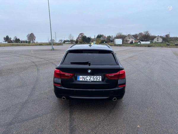 Melns BMW 525 2017 Raseiniai, ar dzinēja tilpumu 2.00 L un nobraukumu 266 tūkst. km par 15600 €, foto 3 vietnē AUTOMOTO.COM.LV