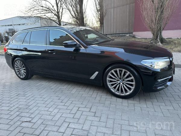 Black BMW 525 2018 in Riga, with an engine capacity of 2.00 L and mileage of 258 thousand km for 15850 €, photo 2 on AUTOMOTO.COM.LV