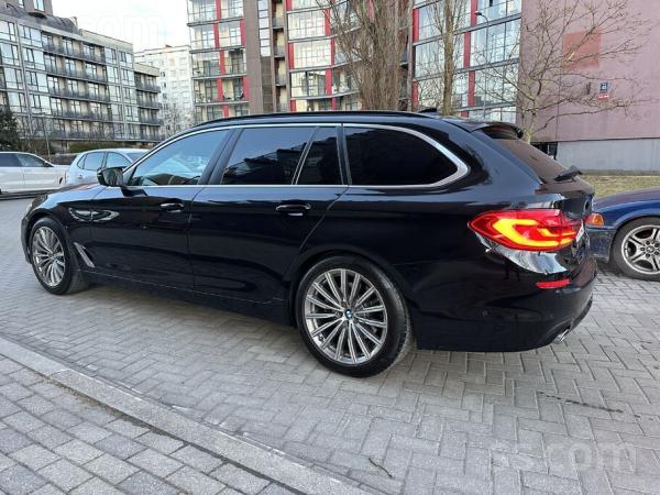 Black BMW 525 2018 in Riga, with an engine capacity of 2.00 L and mileage of 258 thousand km for 15850 €, photo 4 on AUTOMOTO.COM.LV
