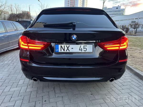 Black BMW 525 2018 in Riga, with an engine capacity of 2.00 L and mileage of 258 thousand km for 15850 €, photo 5 on AUTOMOTO.COM.LV