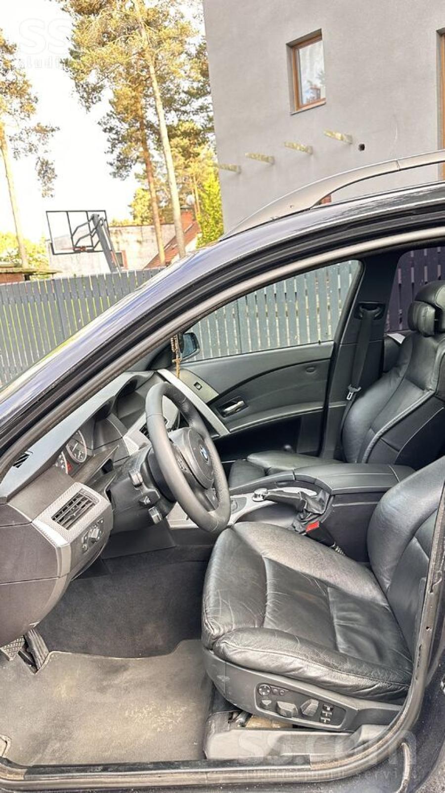 Blue BMW 525 2005 in Riga, with an engine capacity of 2.50 L and mileage of 356 thousand km for 4200 €, photo 11 on AUTOMOTO.COM.LV