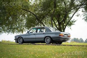 Zils BMW 525 1984 Rīga, ar dzinēja tilpumu 2.70 L un nobraukumu 216 tūkst. km par 9500 €, foto 7 vietnē AUTOMOTO.COM.LV