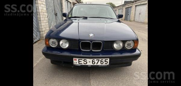 Blue BMW 525 1989 in Riga, with an engine capacity of 2.50 L and mileage of 317 thousand km for 5500 €, photo 1 on AUTOMOTO.COM.LV
