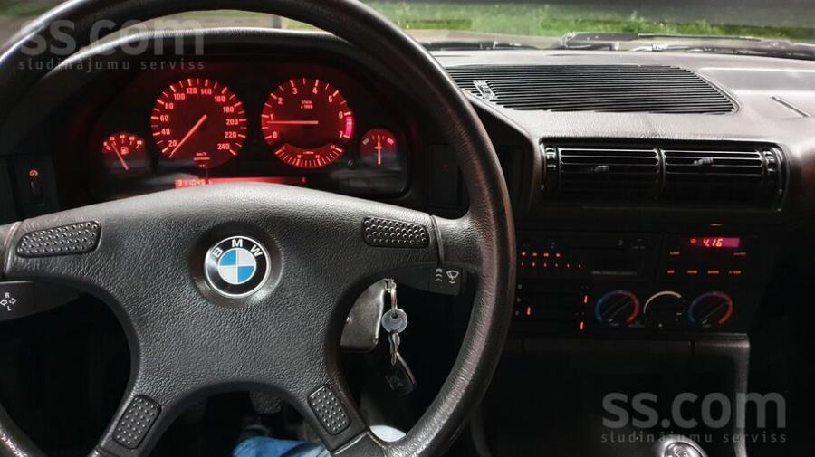 Zils BMW 525 1989 Rīga, ar dzinēja tilpumu 2.50 L un nobraukumu 317 tūkst. km par 5500 €, foto 8 vietnē AUTOMOTO.COM.LV