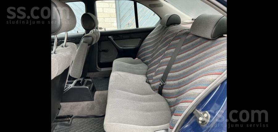 Zils BMW 525 1989 Rīga, ar dzinēja tilpumu 2.50 L un nobraukumu 317 tūkst. km par 5500 €, foto 7 vietnē AUTOMOTO.COM.LV