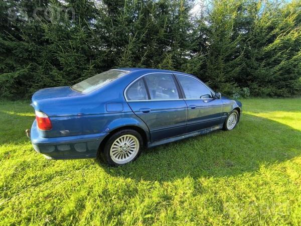 Blue BMW 525 2001 in Cesis, with an engine capacity of 3.00 L and mileage of 504 thousand km for 1250 €, photo 4 on AUTOMOTO.COM.LV