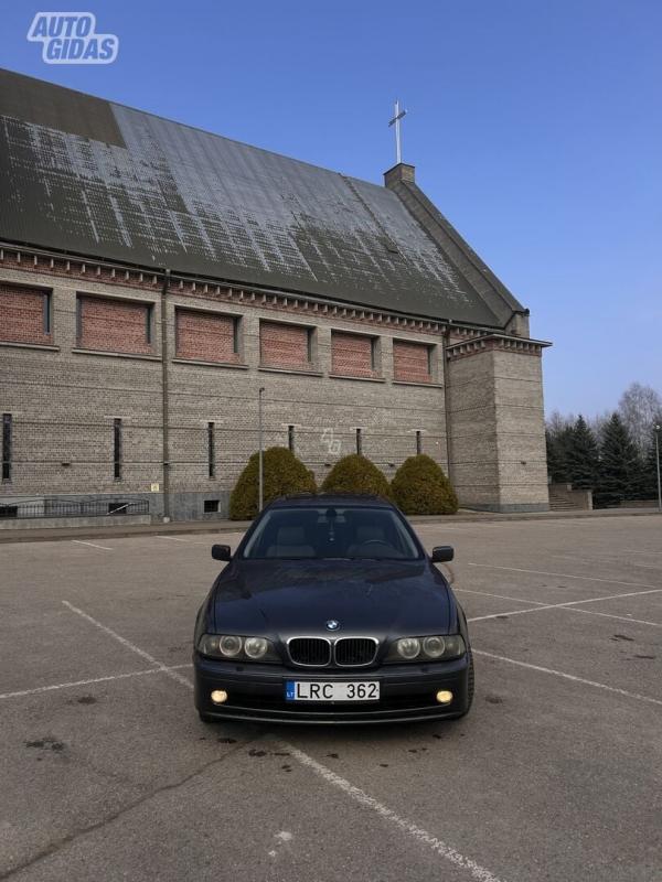 Zils BMW 525 2001 Alīta, ar dzinēja tilpumu 2.50 L un nobraukumu 400 tūkst. km par 1800 €, foto 3 vietnē AUTOMOTO.COM.LV