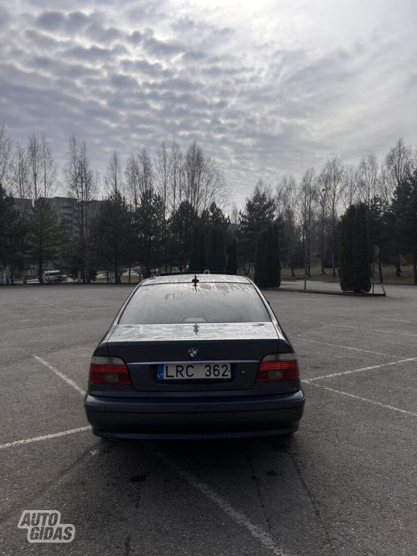 Zils BMW 525 2001 Alīta, ar dzinēja tilpumu 2.50 L un nobraukumu 400 tūkst. km par 1800 €, foto 6 vietnē AUTOMOTO.COM.LV