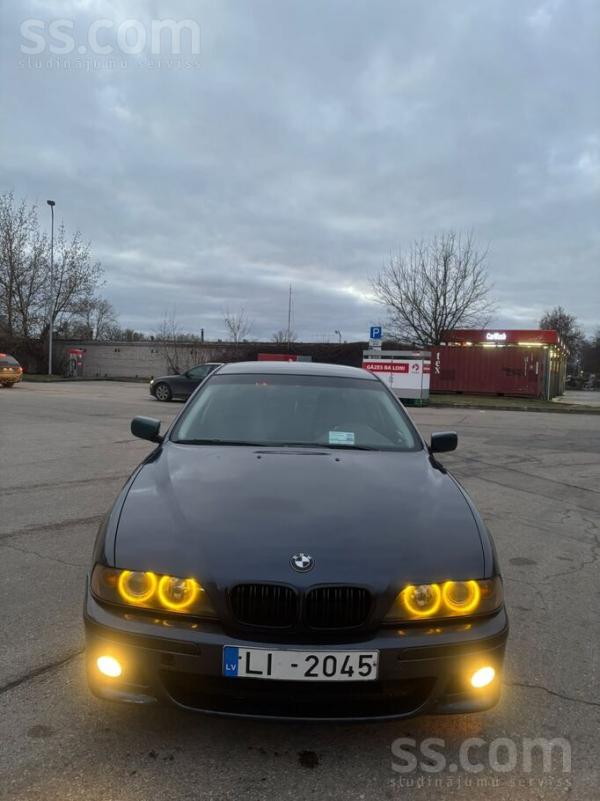 Zils BMW 525 2001 Rīga, ar dzinēja tilpumu 2.50 L un nobraukumu 497 tūkst. km par 2500 €, foto 1 vietnē AUTOMOTO.COM.LV
