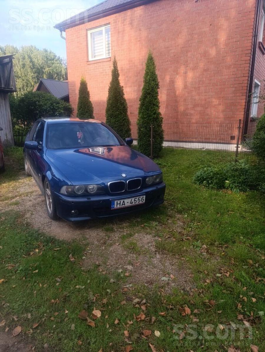 Blue BMW 525 2001 in Gulbene, with an engine capacity of 2.50 L and mileage of 301 thousand km for 2000 €, photo 1 on AUTOMOTO.COM.LV