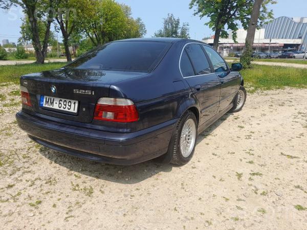 Zils BMW 525 2002 Rīga, ar dzinēja tilpumu 2.50 L un nobraukumu 295 tūkst. km par 2500 €, foto 10 vietnē AUTOMOTO.COM.LV