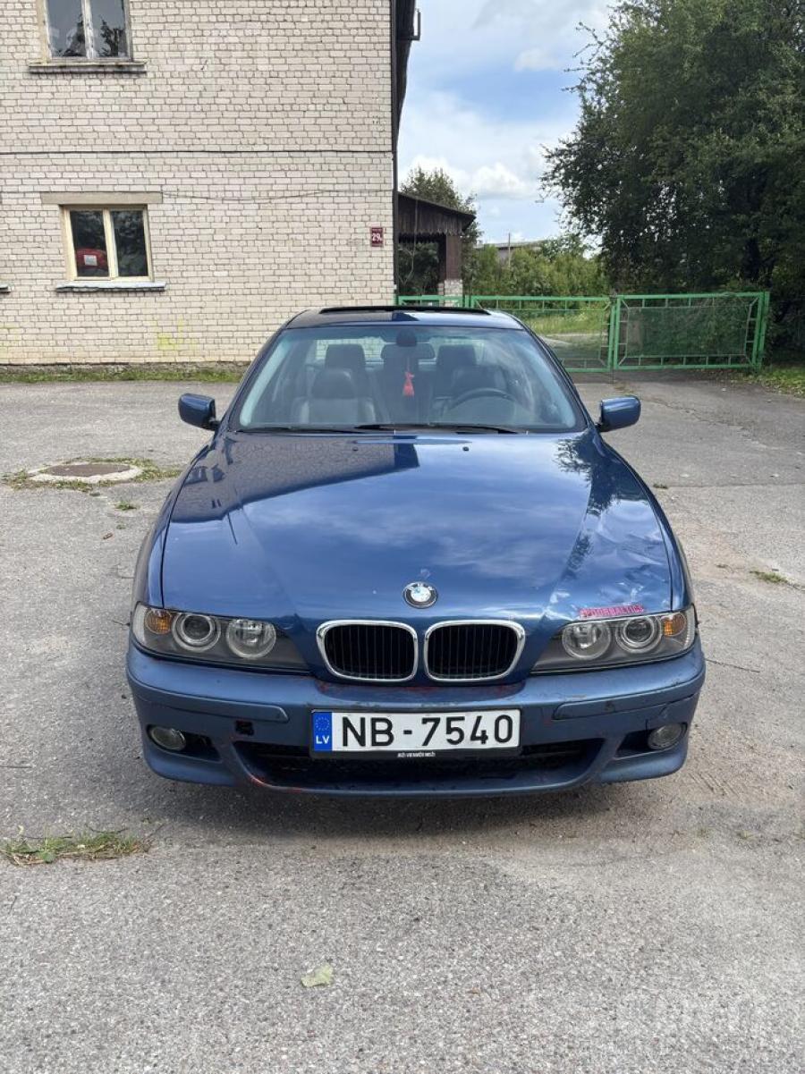 Blue BMW 525 2002 in Talsi, with an engine capacity of 2.50 L and mileage of 395 thousand km for 1900 €, photo 1 on AUTOMOTO.COM.LV