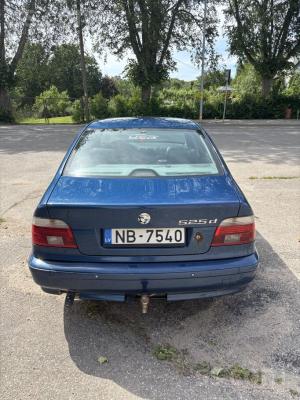 Blue BMW 525 2002 in Talsi, with an engine capacity of 2.50 L and mileage of 395 thousand km for 1900 €, photo 4 on AUTOMOTO.COM.LV