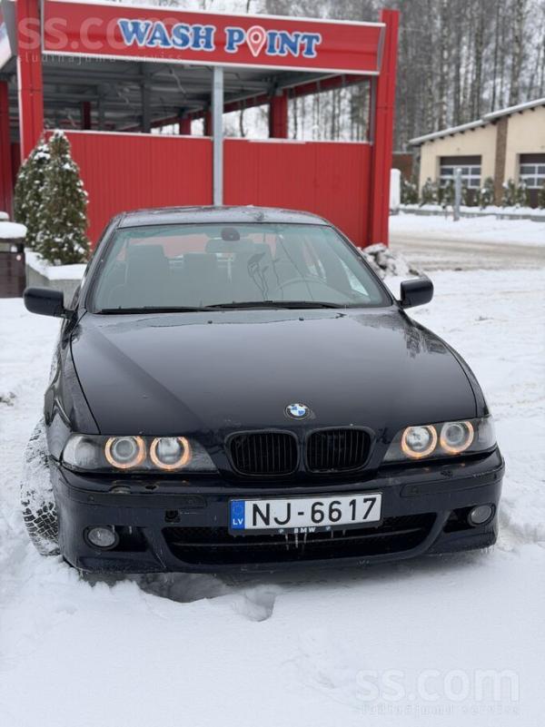 Blue BMW 525 2002 in Riga, with an engine capacity of 2.50 L and mileage of 292 thousand km for 2500 €, photo 1 on AUTOMOTO.COM.LV