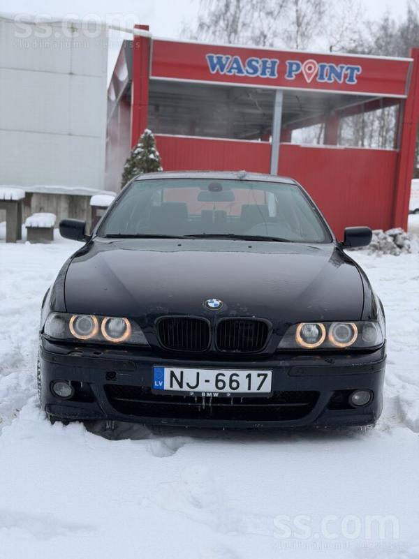 Blue BMW 525 2002 in Riga, with an engine capacity of 2.50 L and mileage of 292 thousand km for 2500 €, photo 3 on AUTOMOTO.COM.LV