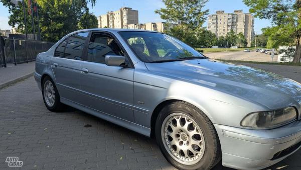 Blue BMW 525 2002 in Kaunas, with an engine capacity of 2.50 L and mileage of 401 thousand km for 3000 €, photo 2 on AUTOMOTO.COM.LV