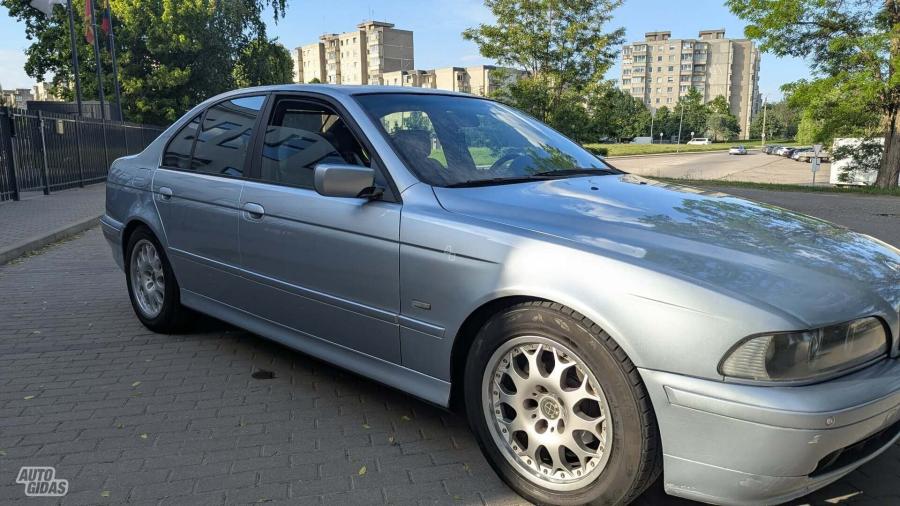 Blue BMW 525 2002 in Kaunas, with an engine capacity of 2.50 L and mileage of 401 thousand km for 3000 €, photo 3 on AUTOMOTO.COM.LV
