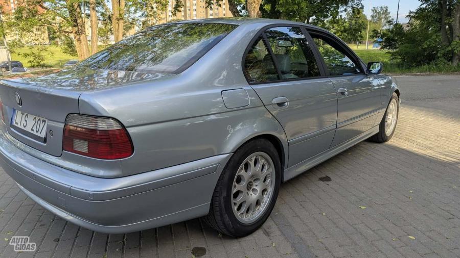 Blue BMW 525 2002 in Kaunas, with an engine capacity of 2.50 L and mileage of 401 thousand km for 3000 €, photo 4 on AUTOMOTO.COM.LV