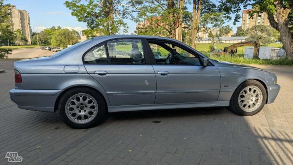 Blue BMW 525 2002 in Kaunas, with an engine capacity of 2.50 L and mileage of 401 thousand km for 3000 €, photo 4 on AUTOMOTO.COM.LV