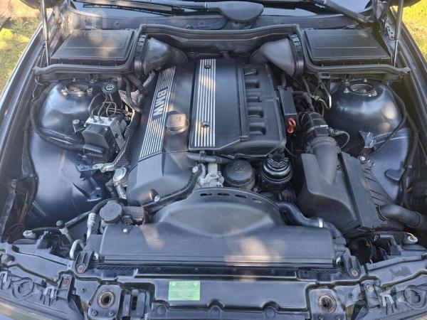 Blue BMW 525 2002 in Talsi, with an engine capacity of 2.50 L and mileage of 228 thousand km for 2999 €, photo 7 on AUTOMOTO.COM.LV