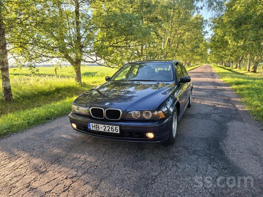 Blue BMW 525 2002 in Talsi, with an engine capacity of 2.50 L and mileage of 228 thousand km for 2600 €, photo 4 on AUTOMOTO.COM.LV