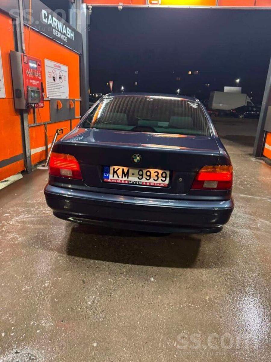 Zils BMW 525 2002 Rīga, ar dzinēja tilpumu 2.50 L un nobraukumu 510 tūkst. km par 1000 €, foto 6 vietnē AUTOMOTO.COM.LV