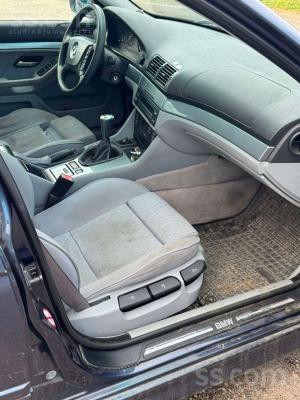 Zils BMW 525 2002 Rīga, ar dzinēja tilpumu 2.50 L un nobraukumu 510 tūkst. km par 1000 €, foto 8 vietnē AUTOMOTO.COM.LV