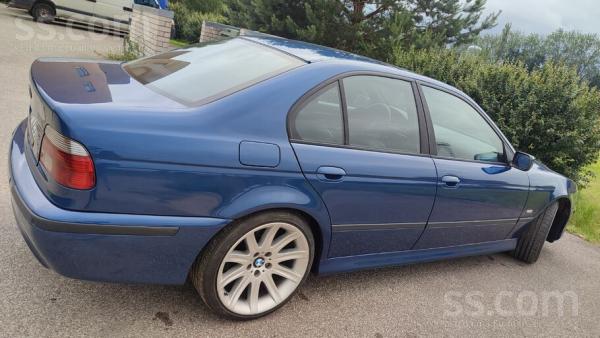 Zils BMW 525 2003 Rīga, ar dzinēja tilpumu 2.50 L un nobraukumu 410 tūkst. km par 4000 €, foto 7 vietnē AUTOMOTO.COM.LV