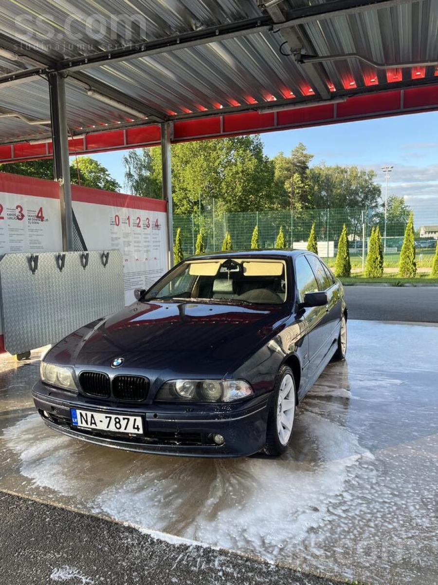 Zils BMW 525 2003 Rīga, ar dzinēja tilpumu 2.50 L un nobraukumu 420 tūkst. km par 2300 €, foto 1 vietnē AUTOMOTO.COM.LV