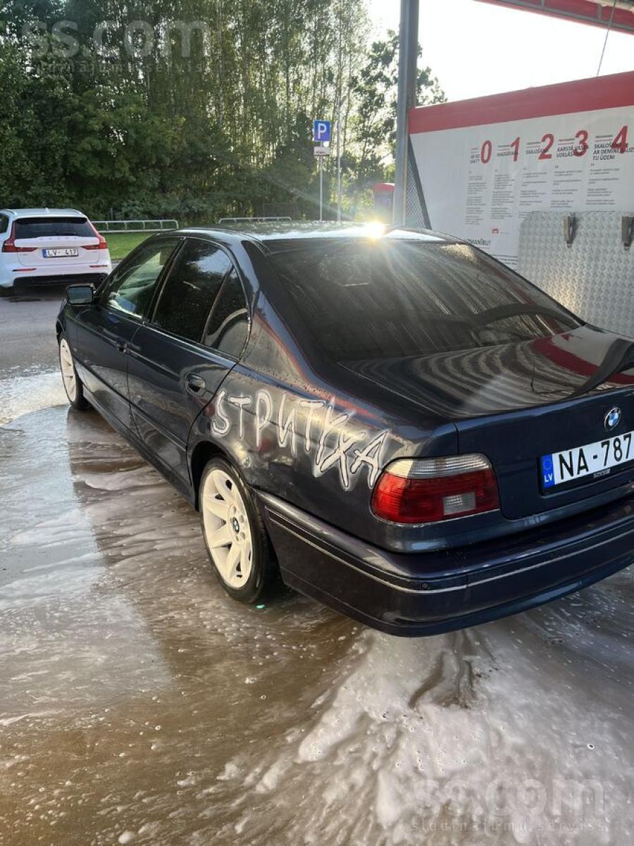 Zils BMW 525 2003 Rīga, ar dzinēja tilpumu 2.50 L un nobraukumu 420 tūkst. km par 2300 €, foto 4 vietnē AUTOMOTO.COM.LV
