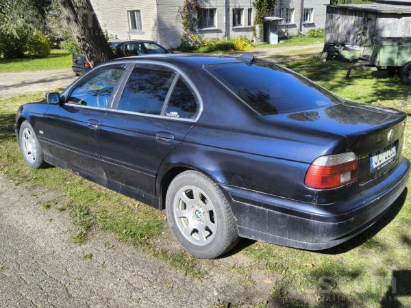 Zils BMW 525 2003 Daugavpils, ar dzinēja tilpumu 2.50 L un nobraukumu 364 tūkst. km par 1000 €, foto 7 vietnē AUTOMOTO.COM.LV