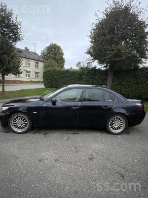Blue BMW 525 2004 in Daugavpils, with an engine capacity of 2.50 L and mileage of 525 thousand km for 2600 €, photo 3 on AUTOMOTO.COM.LV