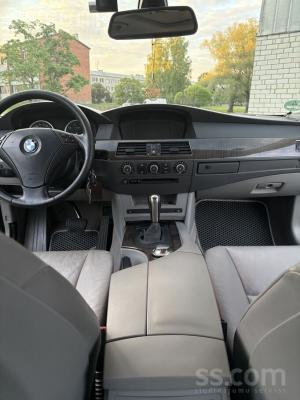 Zils BMW 525 2004 Rīga, ar dzinēja tilpumu 2.50 L un nobraukumu 395 tūkst. km par 3599 €, foto 8 vietnē AUTOMOTO.COM.LV