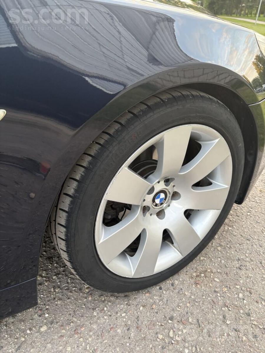Zils BMW 525 2004 Rīga, ar dzinēja tilpumu 2.50 L un nobraukumu 395 tūkst. km par 3599 €, foto 12 vietnē AUTOMOTO.COM.LV