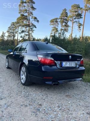 Zils BMW 525 2004 Rīga, ar dzinēja tilpumu 2.50 L un nobraukumu 395 tūkst. km par 3599 €, foto 14 vietnē AUTOMOTO.COM.LV
