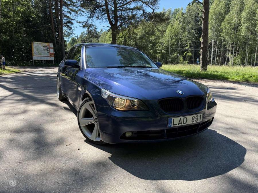 Blue BMW 525 2004 in Taurage, with an engine capacity of 2.50 L and mileage of 389 thousand km for 2900 €, photo 1 on AUTOMOTO.COM.LV