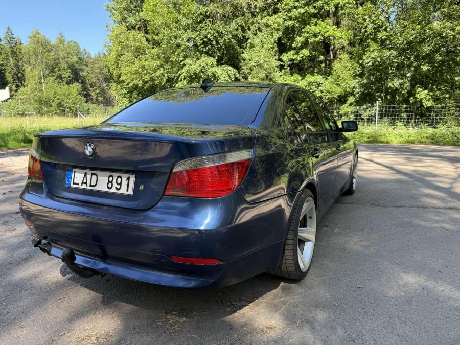 Blue BMW 525 2004 in Taurage, with an engine capacity of 2.50 L and mileage of 389 thousand km for 2900 €, photo 10 on AUTOMOTO.COM.LV